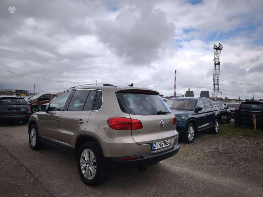 Brūns Volkswagen Tiguan 2014 Viļņa, ar dzinēja tilpumu 2.00 L un nobraukumu 246 tūkst. km par 9850 €, foto 6 vietnē AUTOMOTO.COM.LV