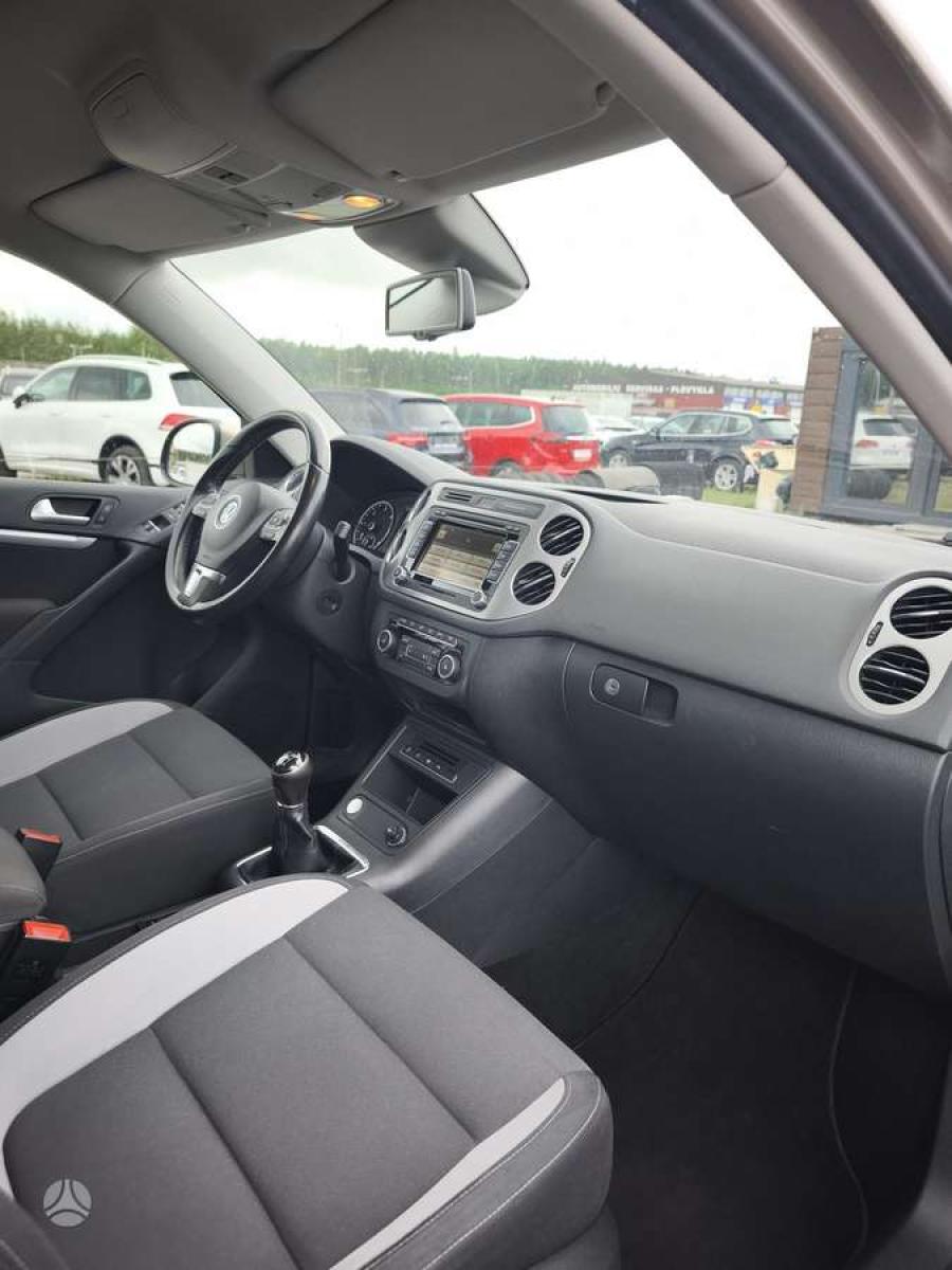 Brūns Volkswagen Tiguan 2014 Viļņa, ar dzinēja tilpumu 2.00 L un nobraukumu 246 tūkst. km par 9850 €, foto 15 vietnē AUTOMOTO.COM.LV