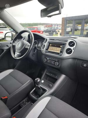 Brūns Volkswagen Tiguan 2014 Viļņa, ar dzinēja tilpumu 2.00 L un nobraukumu 246 tūkst. km par 9850 €, foto 16 vietnē AUTOMOTO.COM.LV