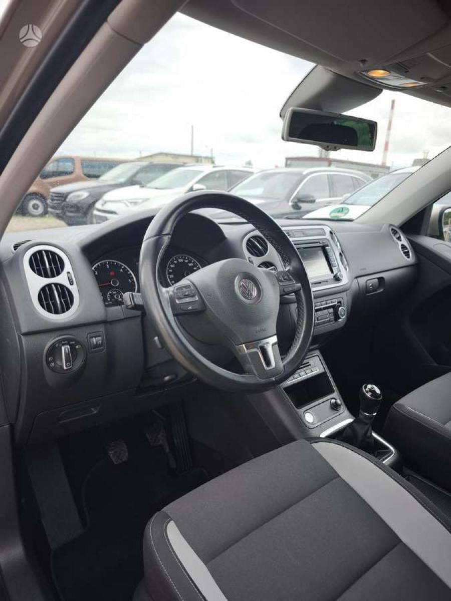 Brūns Volkswagen Tiguan 2014 Viļņa, ar dzinēja tilpumu 2.00 L un nobraukumu 246 tūkst. km par 9850 €, foto 20 vietnē AUTOMOTO.COM.LV