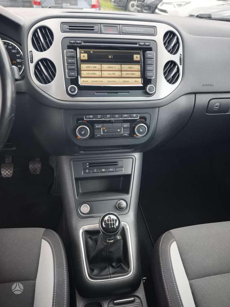 Brūns Volkswagen Tiguan 2014 Viļņa, ar dzinēja tilpumu 2.00 L un nobraukumu 246 tūkst. km par 9850 €, foto 24 vietnē AUTOMOTO.COM.LV