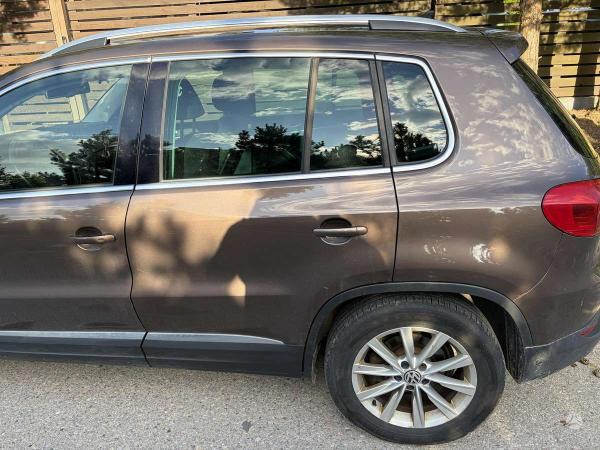 Brūns Volkswagen Tiguan 2014 Viļņa, ar dzinēja tilpumu 1.97 L un nobraukumu 230 tūkst. km par 9800 €, foto 5 vietnē AUTOMOTO.COM.LV