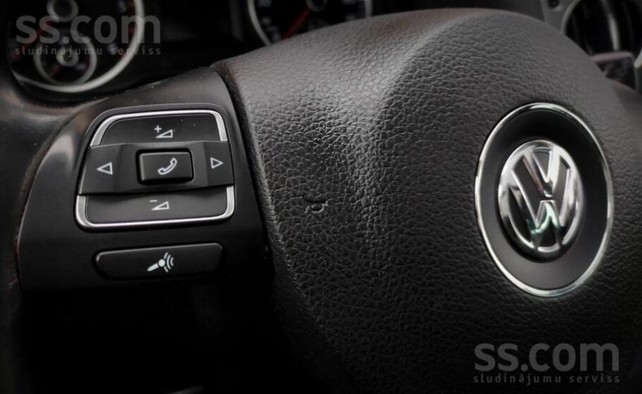 Brown Volkswagen Tiguan 2014 in Tukums, with an engine capacity of 2.00 L and mileage of 301 thousand km for 8500 €, photo 12 on AUTOMOTO.COM.LV