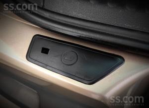 Brown Volkswagen Tiguan 2014 in Tukums, with an engine capacity of 2.00 L and mileage of 301 thousand km for 8500 €, photo 17 on AUTOMOTO.COM.LV