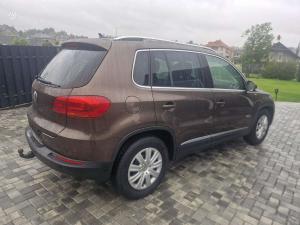 Brown Volkswagen Tiguan 2014 in Telschi, with an engine capacity of 1.97 L and mileage of 245 thousand km for 5600 €, photo 3 on AUTOMOTO.COM.LV