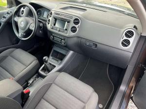 Brown Volkswagen Tiguan 2014 in Telschi, with an engine capacity of 1.97 L and mileage of 245 thousand km for 5600 €, photo 11 on AUTOMOTO.COM.LV