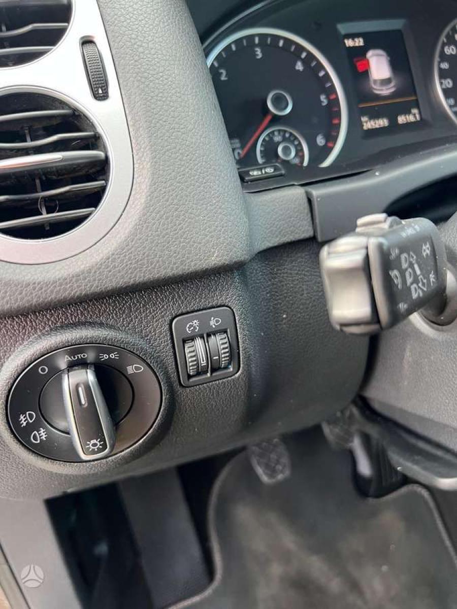 Brown Volkswagen Tiguan 2014 in Telschi, with an engine capacity of 1.97 L and mileage of 245 thousand km for 5600 €, photo 14 on AUTOMOTO.COM.LV