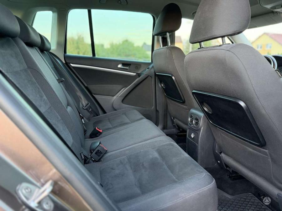 Brown Volkswagen Tiguan 2014 in Vilnius, with an engine capacity of 1.39 L and mileage of 249 thousand km for 6350 €, photo 17 on AUTOMOTO.COM.LV