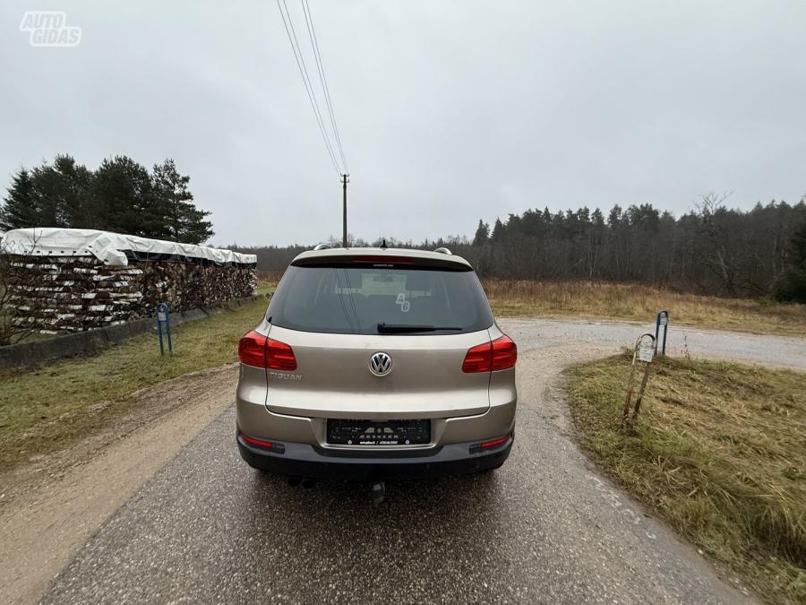 Brūns Volkswagen Tiguan 2015 Utena, ar dzinēja tilpumu 2.00 L un nobraukumu 159 tūkst. km par 10750 €, foto 5 vietnē AUTOMOTO.COM.LV