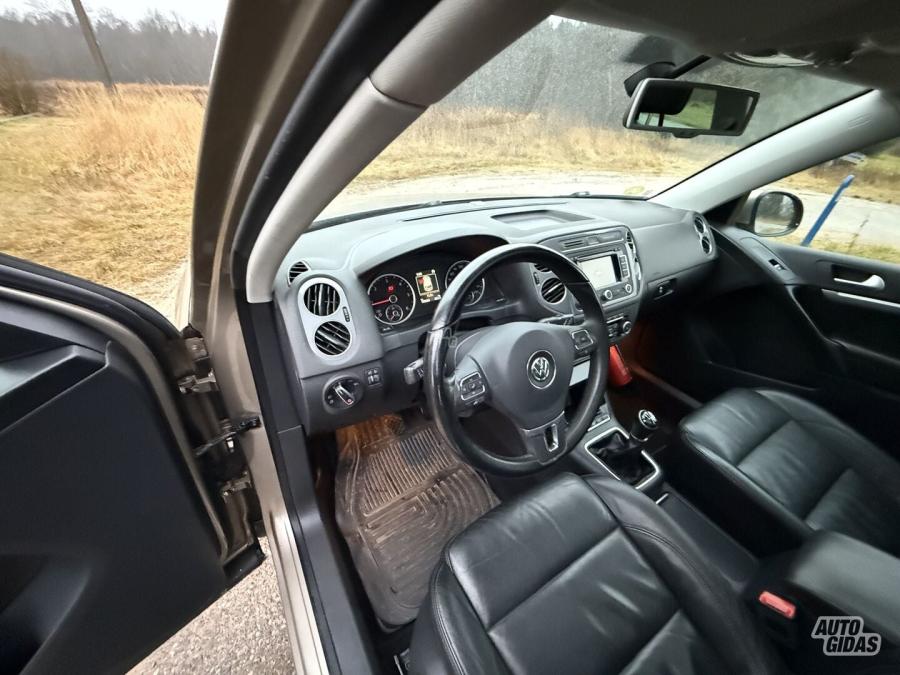 Brūns Volkswagen Tiguan 2015 Utena, ar dzinēja tilpumu 2.00 L un nobraukumu 159 tūkst. km par 10750 €, foto 12 vietnē AUTOMOTO.COM.LV