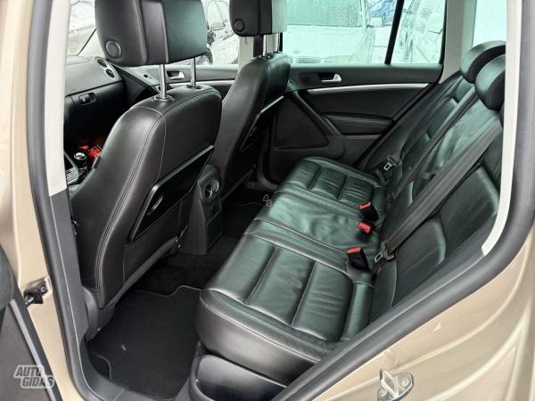 Brown Volkswagen Tiguan 2015 in Utena, with an engine capacity of 2.00 L and mileage of 159 thousand km for 10700 €, photo 8 on AUTOMOTO.COM.LV
