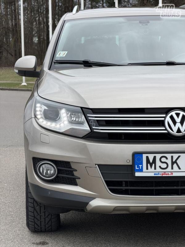 Brūns Volkswagen Tiguan 2015 Viļņa, ar dzinēja tilpumu 2.00 L un nobraukumu 225 tūkst. km par 12000 €, foto 10 vietnē AUTOMOTO.COM.LV