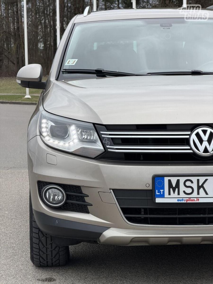 Brūns Volkswagen Tiguan 2015 Viļņa, ar dzinēja tilpumu 2.00 L un nobraukumu 225 tūkst. km par 12000 €, foto 11 vietnē AUTOMOTO.COM.LV