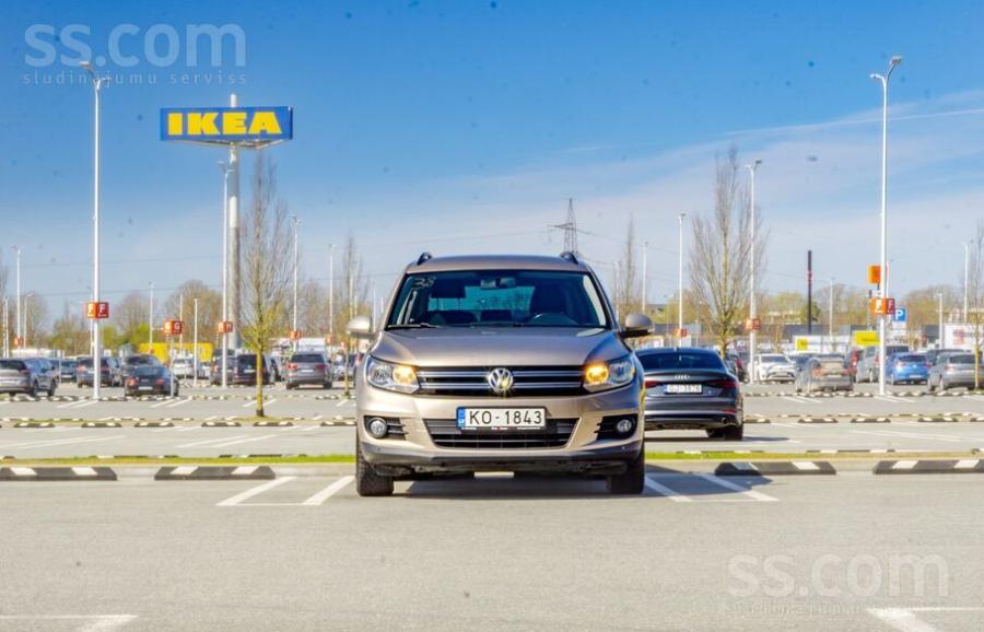 Brown Volkswagen Tiguan 2015 in Riga, with an engine capacity of 2.00 L and mileage of 186 thousand km for 7190 €, photo 4 on AUTOMOTO.COM.LV