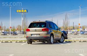 Brown Volkswagen Tiguan 2015 in Riga, with an engine capacity of 2.00 L and mileage of 186 thousand km for 7190 €, photo 6 on AUTOMOTO.COM.LV