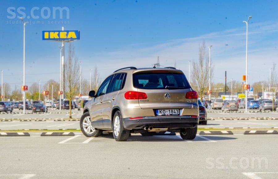 Brown Volkswagen Tiguan 2015 in Riga, with an engine capacity of 2.00 L and mileage of 186 thousand km for 7190 €, photo 8 on AUTOMOTO.COM.LV