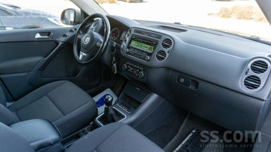 Brown Volkswagen Tiguan 2015 in Riga, with an engine capacity of 2.00 L and mileage of 186 thousand km for 7190 €, photo 11 on AUTOMOTO.COM.LV