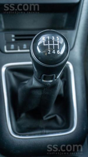 Brown Volkswagen Tiguan 2015 in Riga, with an engine capacity of 2.00 L and mileage of 186 thousand km for 7190 €, photo 16 on AUTOMOTO.COM.LV