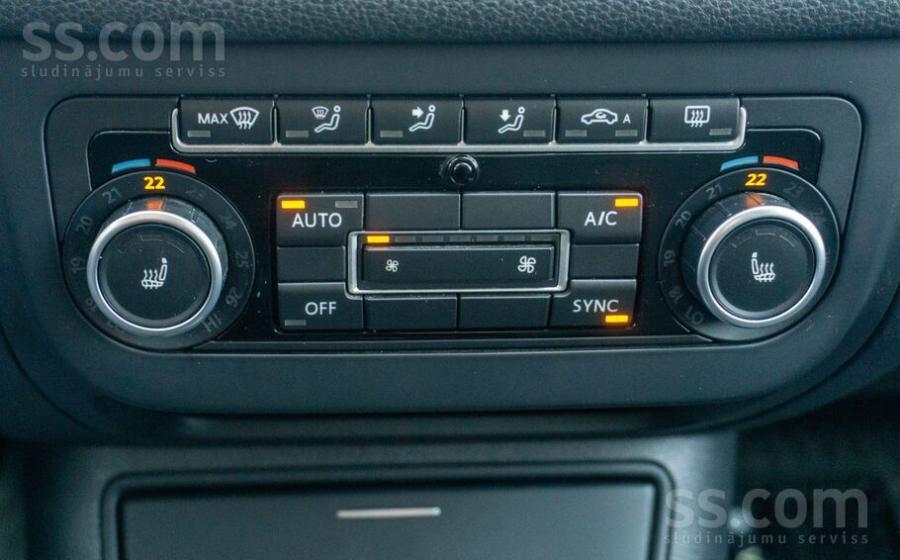 Brown Volkswagen Tiguan 2015 in Riga, with an engine capacity of 2.00 L and mileage of 186 thousand km for 7190 €, photo 18 on AUTOMOTO.COM.LV