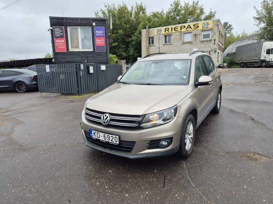 Brūns Volkswagen Tiguan 2015 Rīga, ar dzinēja tilpumu 2.00 L un nobraukumu 184 tūkst. km par 10990 €, foto 1 vietnē AUTOMOTO.COM.LV