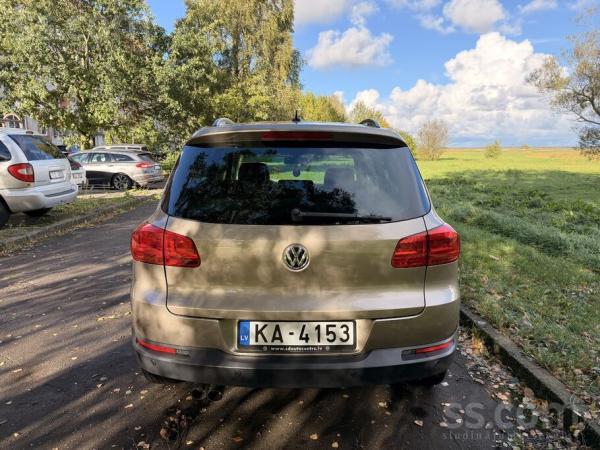Volkswagen Tiguan 2015 in Liepaja on AUTOMOTO.COM.LV Brown Volkswagen Tiguan 2015 in Liepaja, with an engine capacity of 1.40 L and mileage of 85 thousand km for 11900 €, photo 4 on AUTOMOTO.COM.LV
