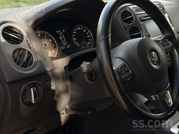 Volkswagen Tiguan 2015 in Liepaja on AUTOMOTO.COM.LV Brown Volkswagen Tiguan 2015 in Liepaja, with an engine capacity of 1.40 L and mileage of 85 thousand km for 11900 €, photo 9 on AUTOMOTO.COM.LV