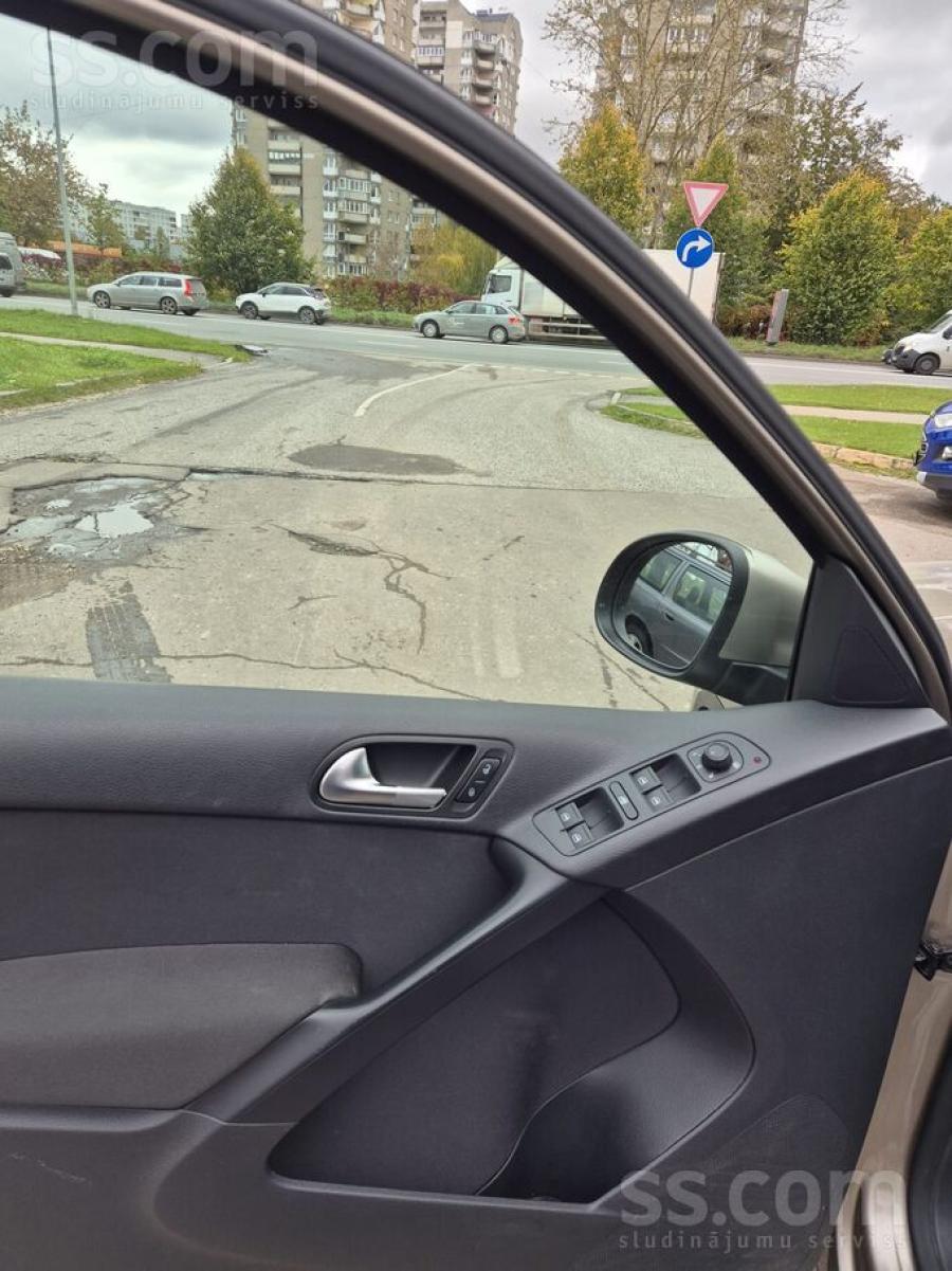 Brūns Volkswagen Tiguan 2015 Rīga, ar dzinēja tilpumu 1.40 L un nobraukumu 103 tūkst. km par 10490 €, foto 21 vietnē AUTOMOTO.COM.LV