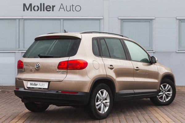 Brūns Volkswagen Tiguan 2016 Ventspils, ar dzinēja tilpumu 2.00 L un nobraukumu 268 tūkst. km par 8750 €, foto 5 vietnē AUTOMOTO.COM.LV