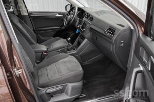 Brown Volkswagen Tiguan 2016 in Ogre, with an engine capacity of 2.00 L and mileage of 126 thousand km for 17700 €, photo 9 on AUTOMOTO.COM.LV