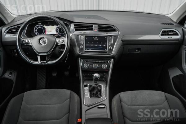Brown Volkswagen Tiguan 2016 in Ogre, with an engine capacity of 2.00 L and mileage of 126 thousand km for 17700 €, photo 9 on AUTOMOTO.COM.LV