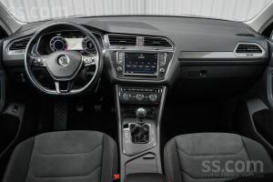 Brown Volkswagen Tiguan 2016 in Ogre, with an engine capacity of 2.00 L and mileage of 126 thousand km for 17700 €, photo 10 on AUTOMOTO.COM.LV