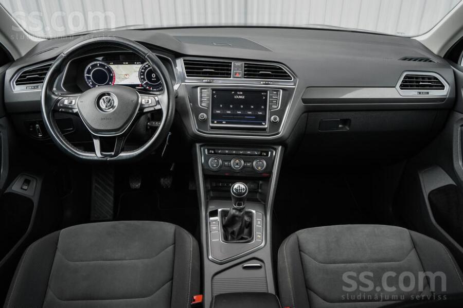 Brown Volkswagen Tiguan 2016 in Ogre, with an engine capacity of 2.00 L and mileage of 126 thousand km for 17700 €, photo 10 on AUTOMOTO.COM.LV