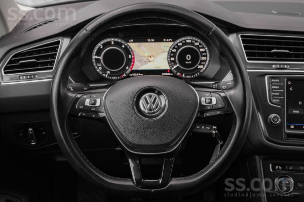 Brown Volkswagen Tiguan 2016 in Ogre, with an engine capacity of 2.00 L and mileage of 126 thousand km for 17700 €, photo 10 on AUTOMOTO.COM.LV