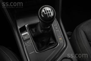Brown Volkswagen Tiguan 2016 in Ogre, with an engine capacity of 2.00 L and mileage of 126 thousand km for 17700 €, photo 15 on AUTOMOTO.COM.LV