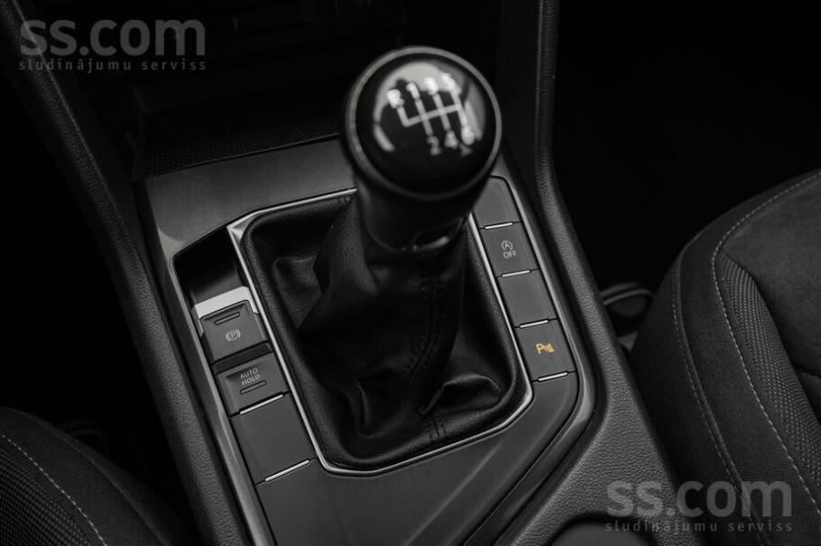 Brown Volkswagen Tiguan 2016 in Ogre, with an engine capacity of 2.00 L and mileage of 126 thousand km for 17700 €, photo 15 on AUTOMOTO.COM.LV