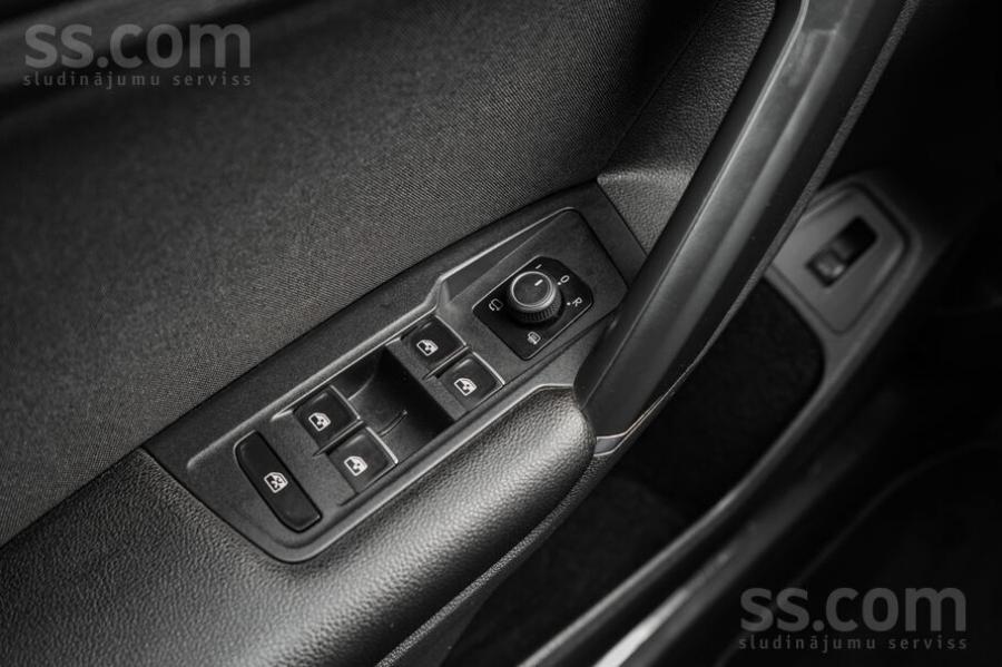 Brown Volkswagen Tiguan 2016 in Ogre, with an engine capacity of 2.00 L and mileage of 126 thousand km for 17700 €, photo 17 on AUTOMOTO.COM.LV