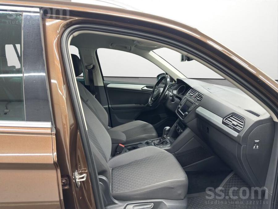 Brūns Volkswagen Tiguan 2016 Rīga, ar dzinēja tilpumu 2.00 L un nobraukumu 162 tūkst. km par 15990 €, foto 18 vietnē AUTOMOTO.COM.LV