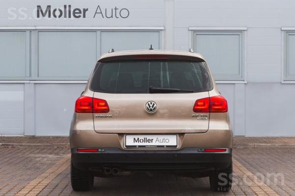 Brown Volkswagen Tiguan 2016 in Ventspils, with an engine capacity of 2.00 L and mileage of 268 thousand km for 6990 €, photo 4 on AUTOMOTO.COM.LV