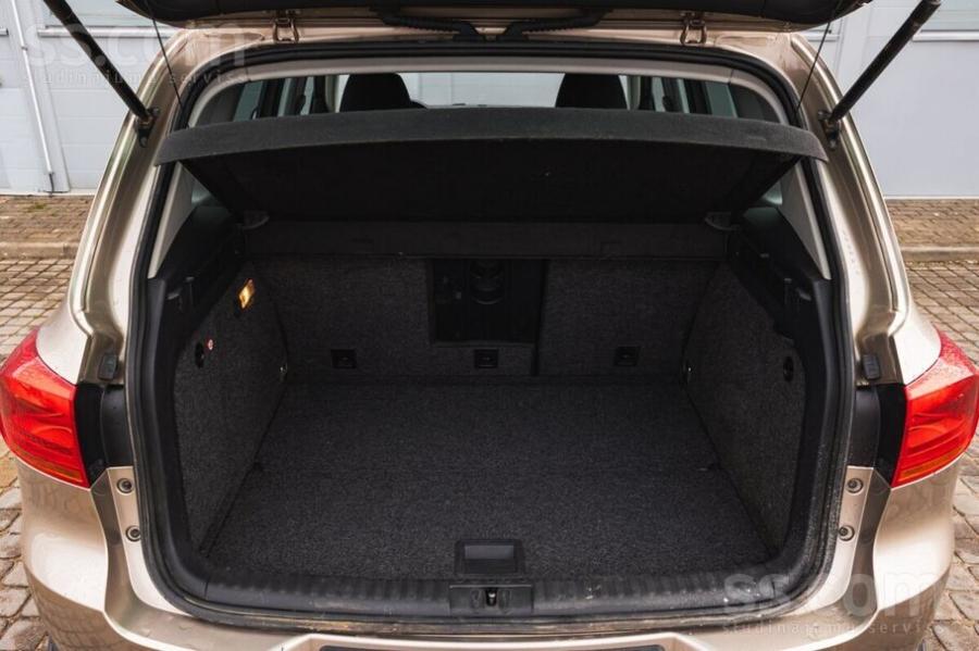Brown Volkswagen Tiguan 2016 in Ventspils, with an engine capacity of 2.00 L and mileage of 268 thousand km for 6990 €, photo 14 on AUTOMOTO.COM.LV