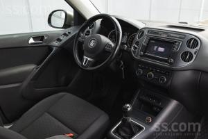 Brown Volkswagen Tiguan 2016 in Ventspils, with an engine capacity of 2.00 L and mileage of 268 thousand km for 6990 €, photo 15 on AUTOMOTO.COM.LV