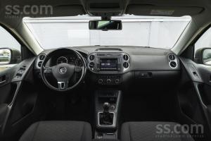 Brown Volkswagen Tiguan 2016 in Ventspils, with an engine capacity of 2.00 L and mileage of 268 thousand km for 6990 €, photo 17 on AUTOMOTO.COM.LV