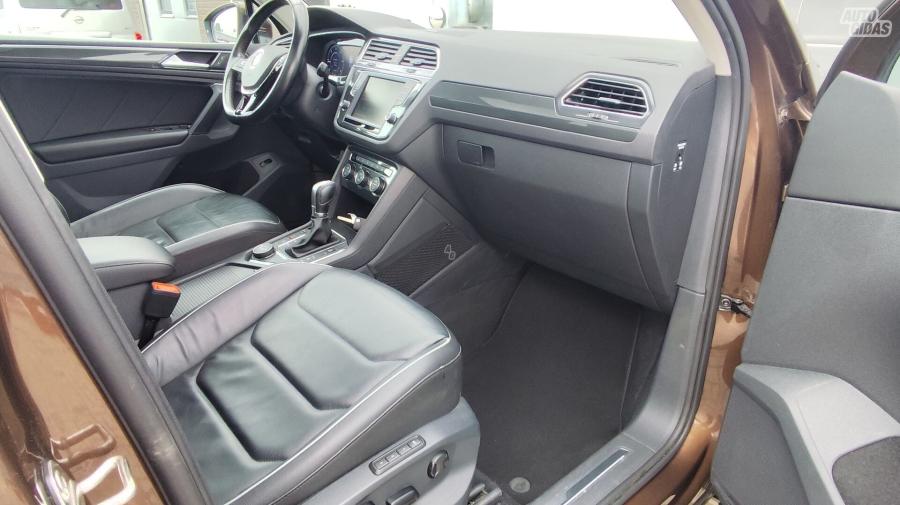 Brūns Volkswagen Tiguan 2016 Ramučiai, ar dzinēja tilpumu 2.00 L un nobraukumu 132 tūkst. km par 17950 €, foto 21 vietnē AUTOMOTO.COM.LV