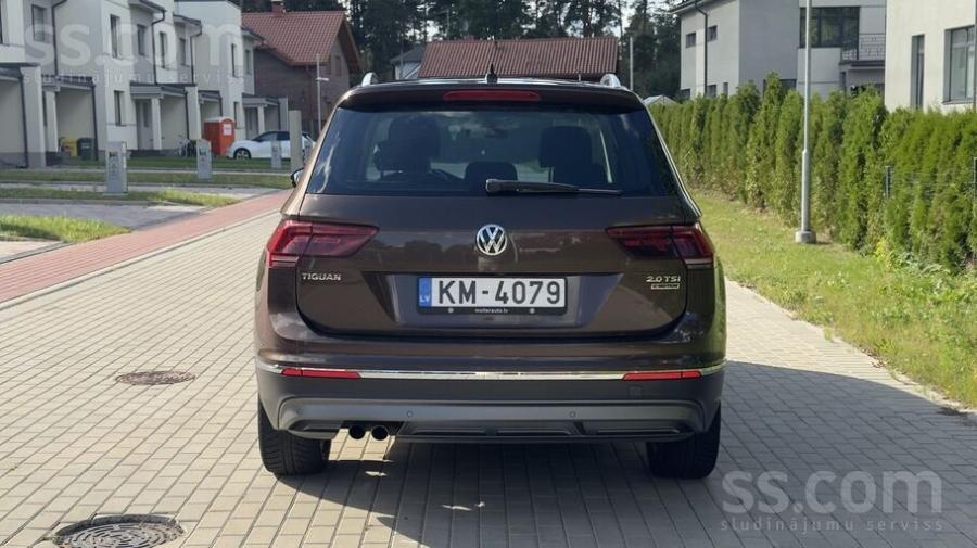 Brown Volkswagen Tiguan 2016 in Riga, with an engine capacity of 2.00 L and mileage of 136 thousand km for 17000 €, photo 1 on AUTOMOTO.COM.LV