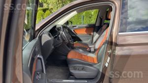 Brown Volkswagen Tiguan 2016 in Riga, with an engine capacity of 2.00 L and mileage of 136 thousand km for 17000 €, photo 6 on AUTOMOTO.COM.LV