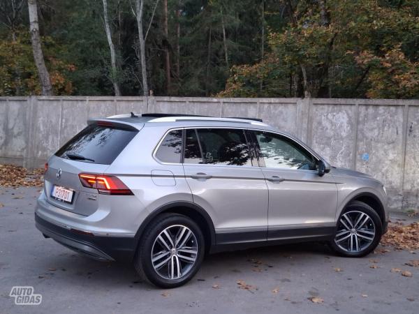 Brown Volkswagen Tiguan 2016 in Vilnius, with an engine capacity of 2.00 L and mileage of 182 thousand km for 15900 €, photo 3 on AUTOMOTO.COM.LV