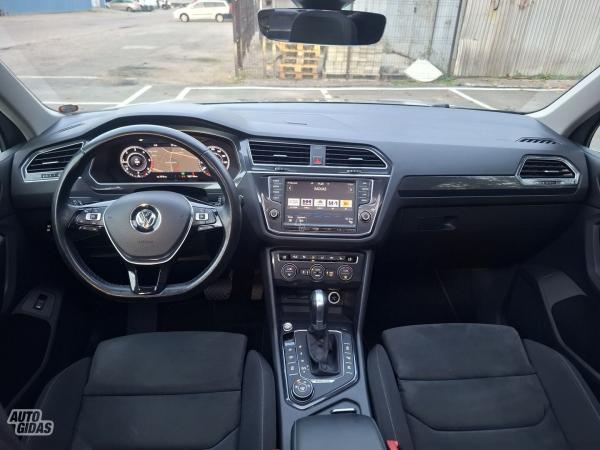 Brown Volkswagen Tiguan 2016 in Vilnius, with an engine capacity of 2.00 L and mileage of 182 thousand km for 15900 €, photo 4 on AUTOMOTO.COM.LV