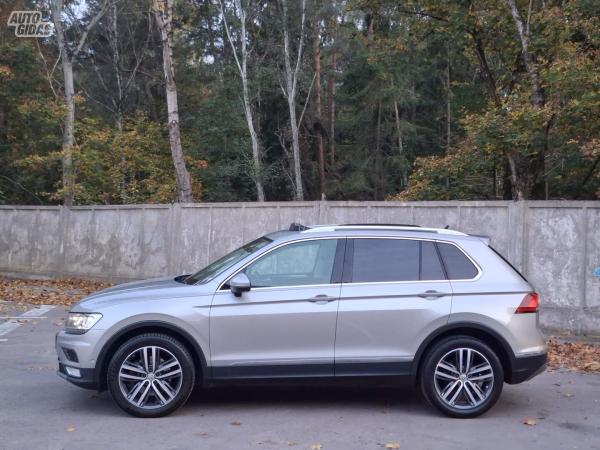 Brown Volkswagen Tiguan 2016 in Vilnius, with an engine capacity of 2.00 L and mileage of 182 thousand km for 15900 €, photo 5 on AUTOMOTO.COM.LV