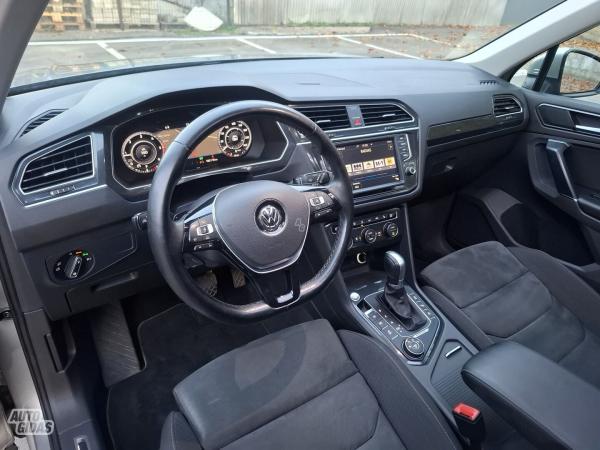 Brown Volkswagen Tiguan 2016 in Vilnius, with an engine capacity of 2.00 L and mileage of 182 thousand km for 15900 €, photo 11 on AUTOMOTO.COM.LV