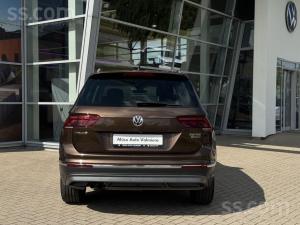 Brūns Volkswagen Tiguan 2017 Valmiera, ar dzinēja tilpumu 2.00 L un nobraukumu 211 tūkst. km par 17500 €, foto 5 vietnē AUTOMOTO.COM.LV