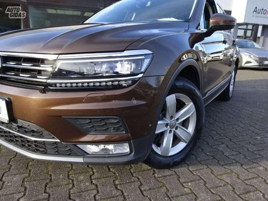 Brūns Volkswagen Tiguan 2017 Kauņa, ar dzinēja tilpumu 2.00 L un nobraukumu 51 tūkst. km par 26469 €, foto 2 vietnē AUTOMOTO.COM.LV